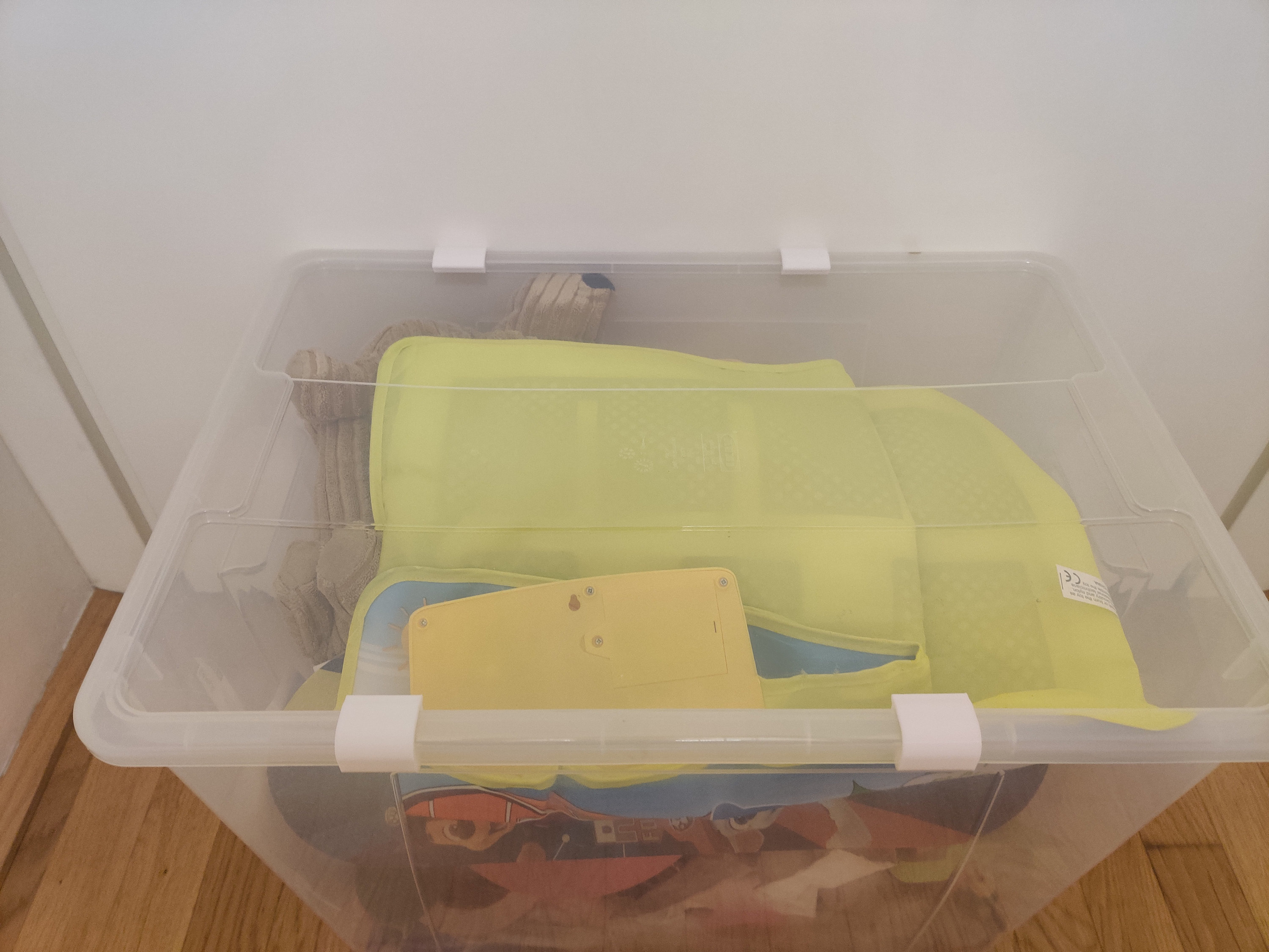 Ikea Samla Clips for 45 65 Liter Boxes 50 Locking Clips for 19.90 Euros ...