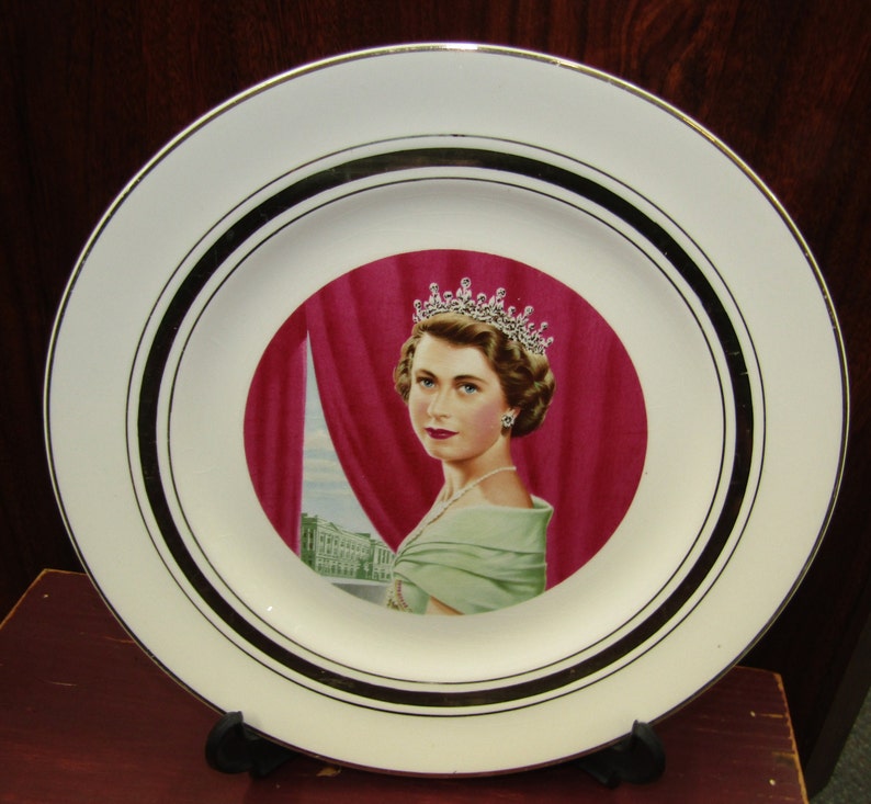 Queen Elizabeth II Plate - Etsy