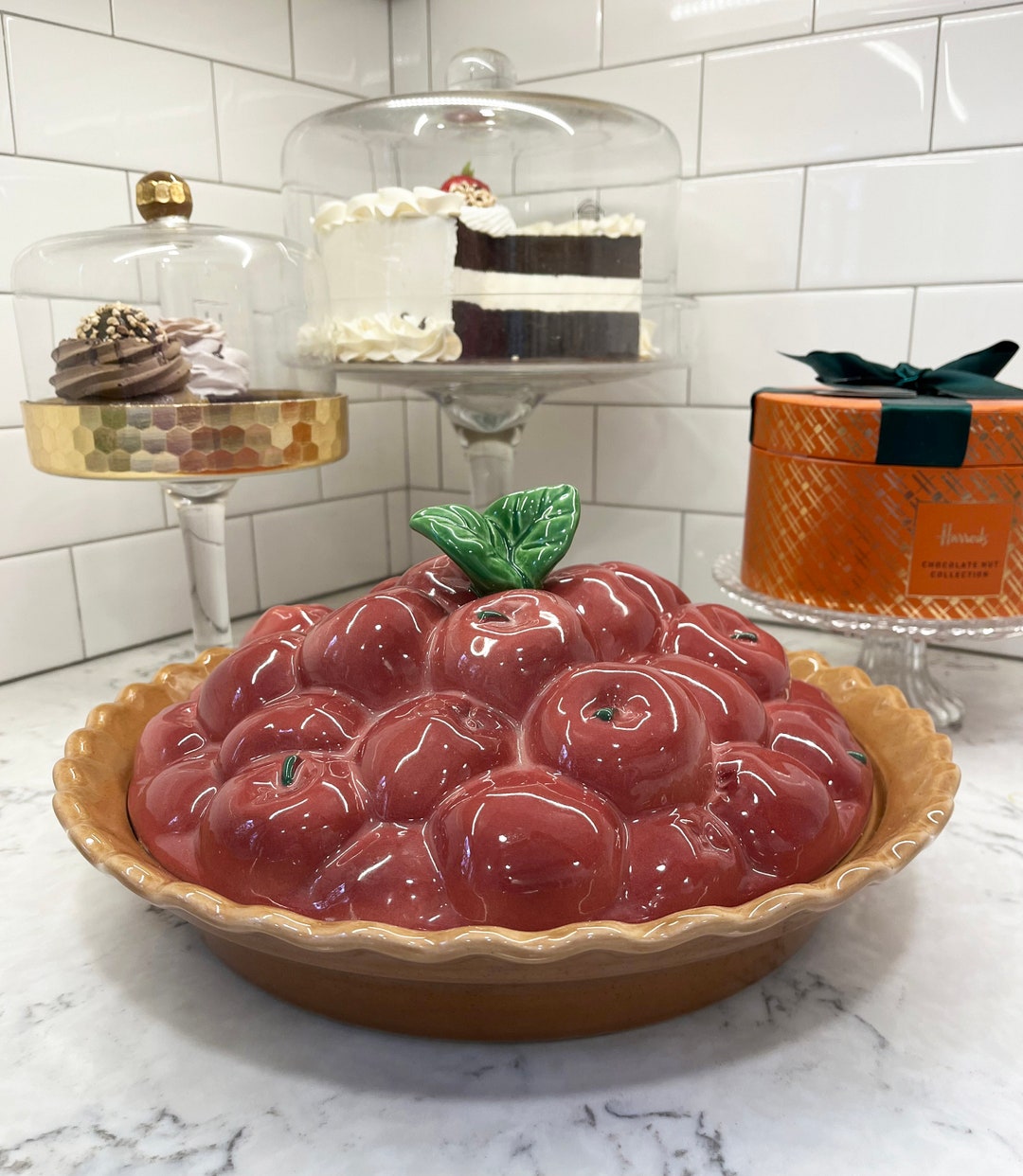 Vintage Kitch Ceramic Apple Pie Keeper and Display Piece Sweet & Useful ...