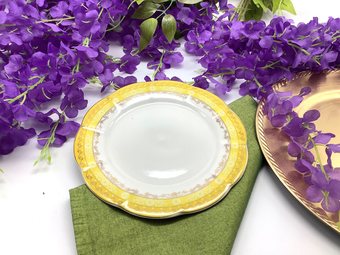 Plate Renaissance Yellow and Gold Scrolls and Scalloped Edge. Salad ...