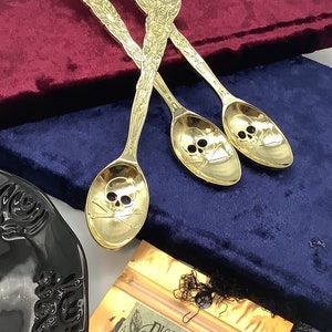 Spoon. Skull and Bones Engraved Gold Plated Spoon, Tea Packet and Linen ...