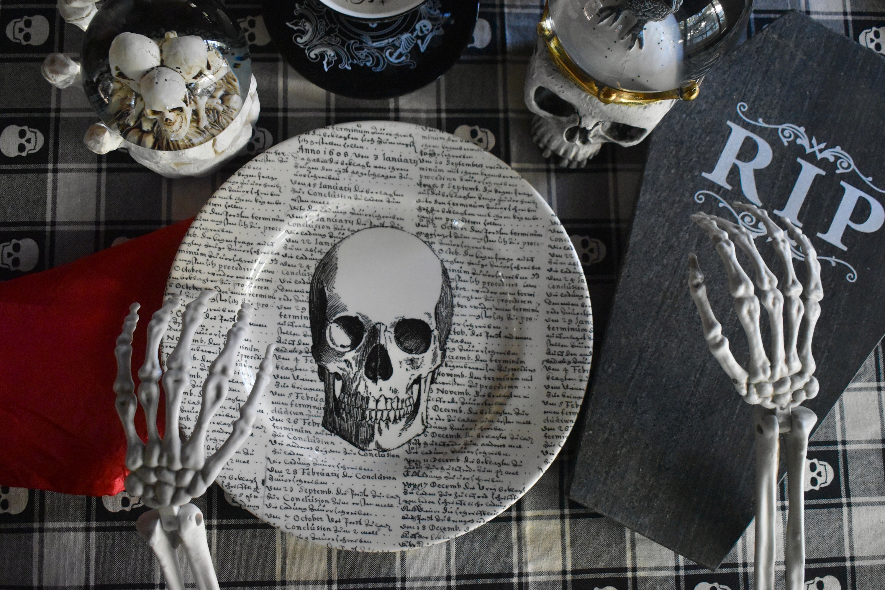 Skull Plate Skull With Script. Imported From England. Royal Stafford ...