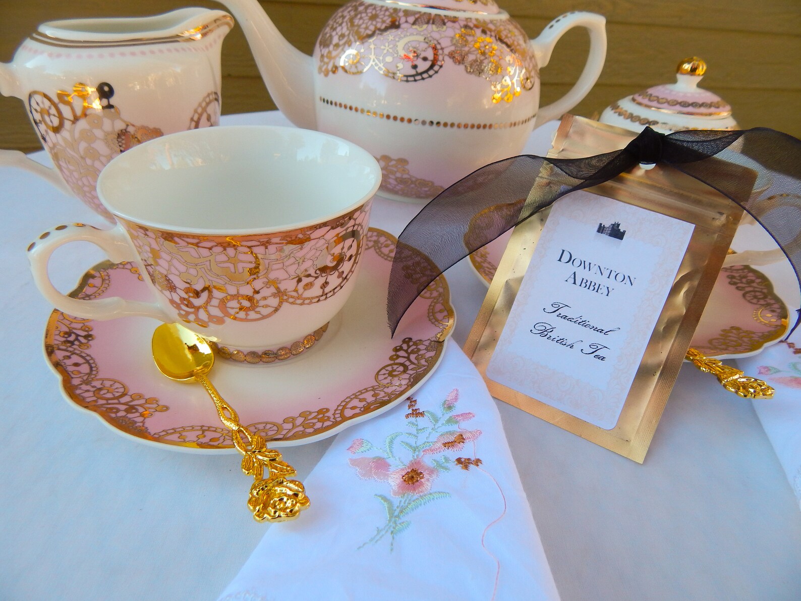Downton Abbey Tea Gift. Elegant Pink and Gold Lace Cup and - Etsy