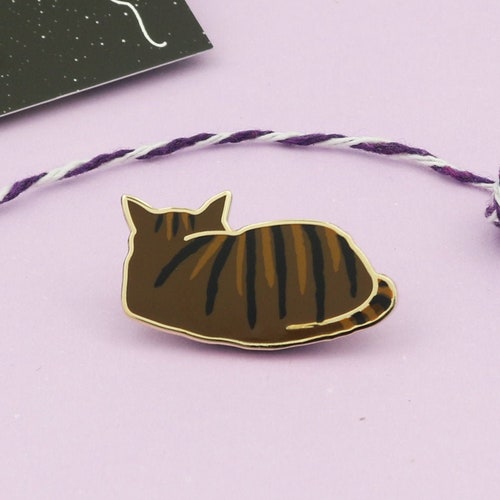 Brown Tabby Cat Pin / Cat Lover Gift / Enamel Cat Pin / Cute | Etsy