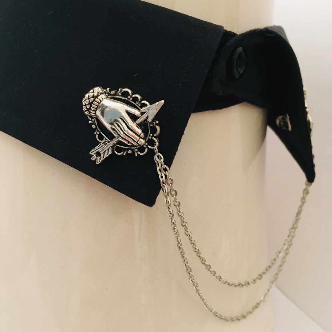 Hand of Artemis Collar Pin With Hands and Arrows, Lapel Pin Elegant ...