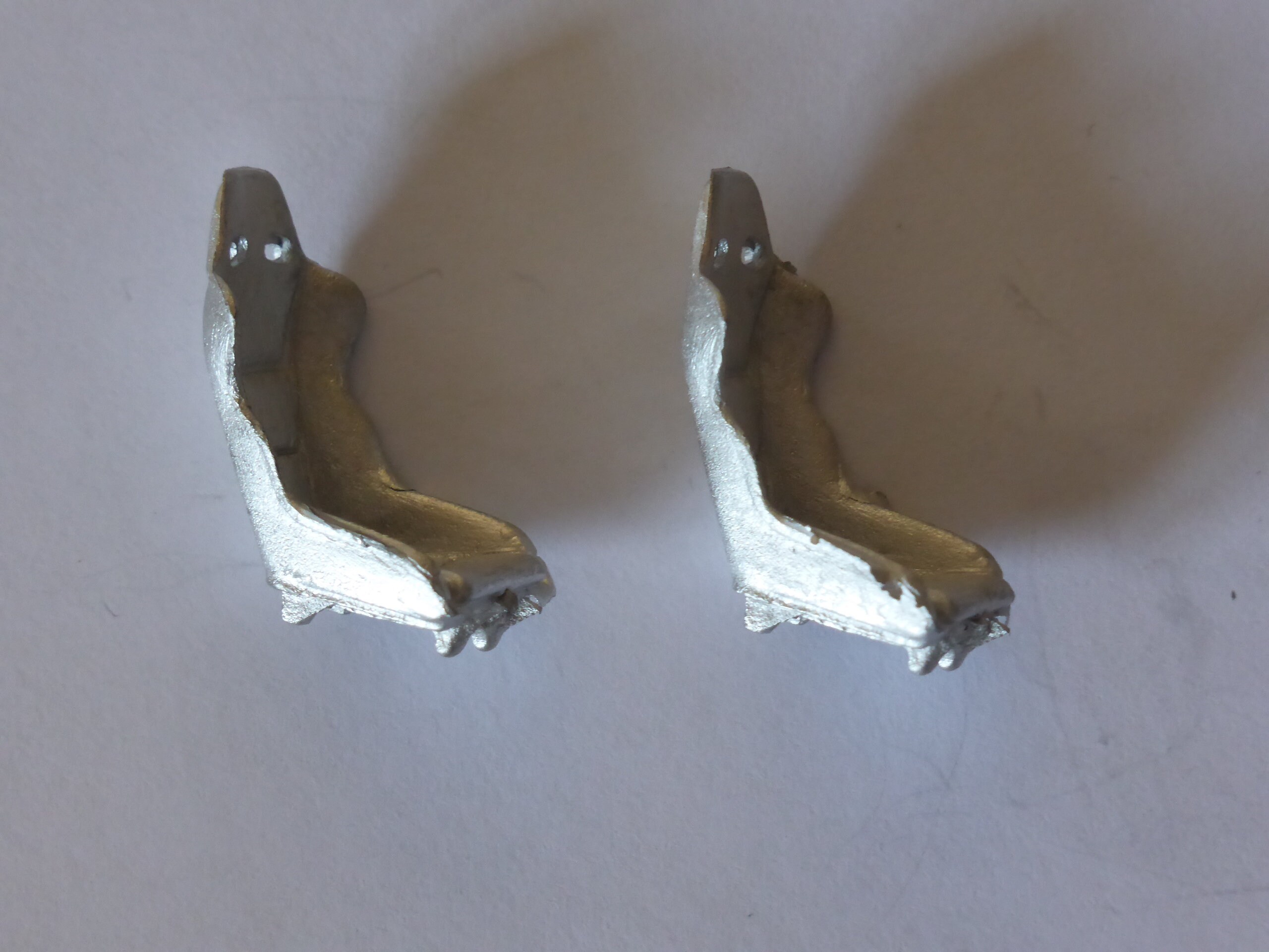 white metal sports Recaro seats 1:43 for sports and racing cars (pack ...