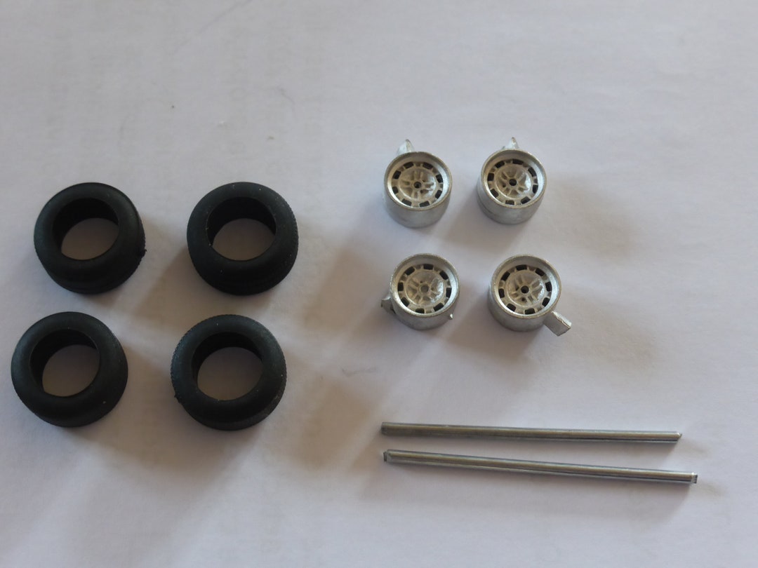 White Metal 1:43 Campagnolo Wheels (smaller) for Fiat Abarth Racing ...