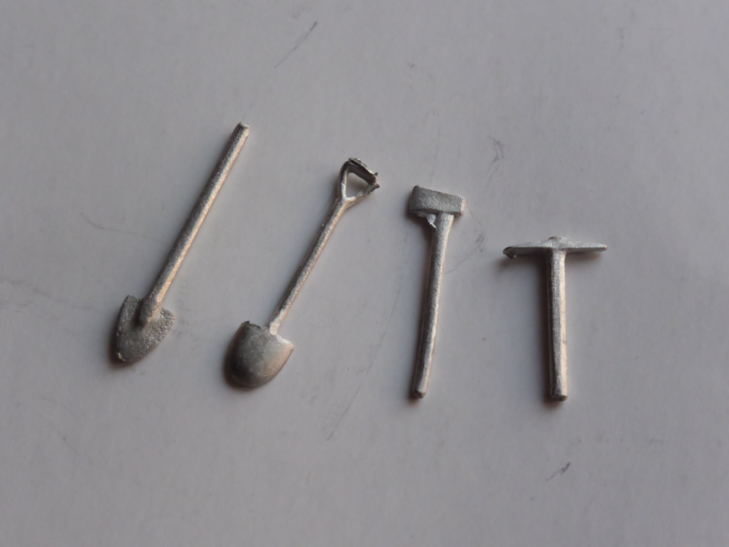 high quality white metal shovel, axe, spade and pickaxe set Autoparco ...