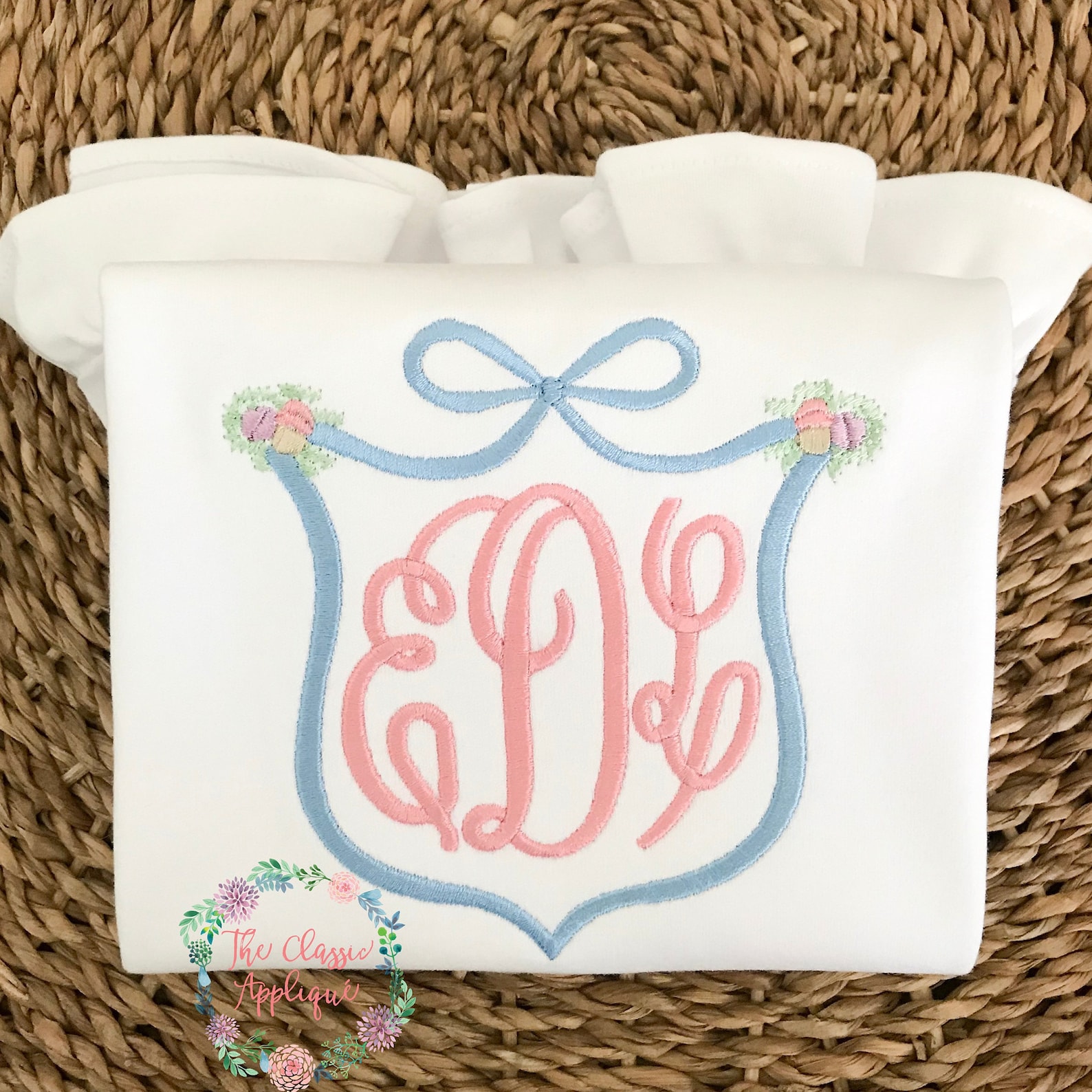 Ribbon and Bow Floral Crest Monogram Frame Machine Embroidery Design ...