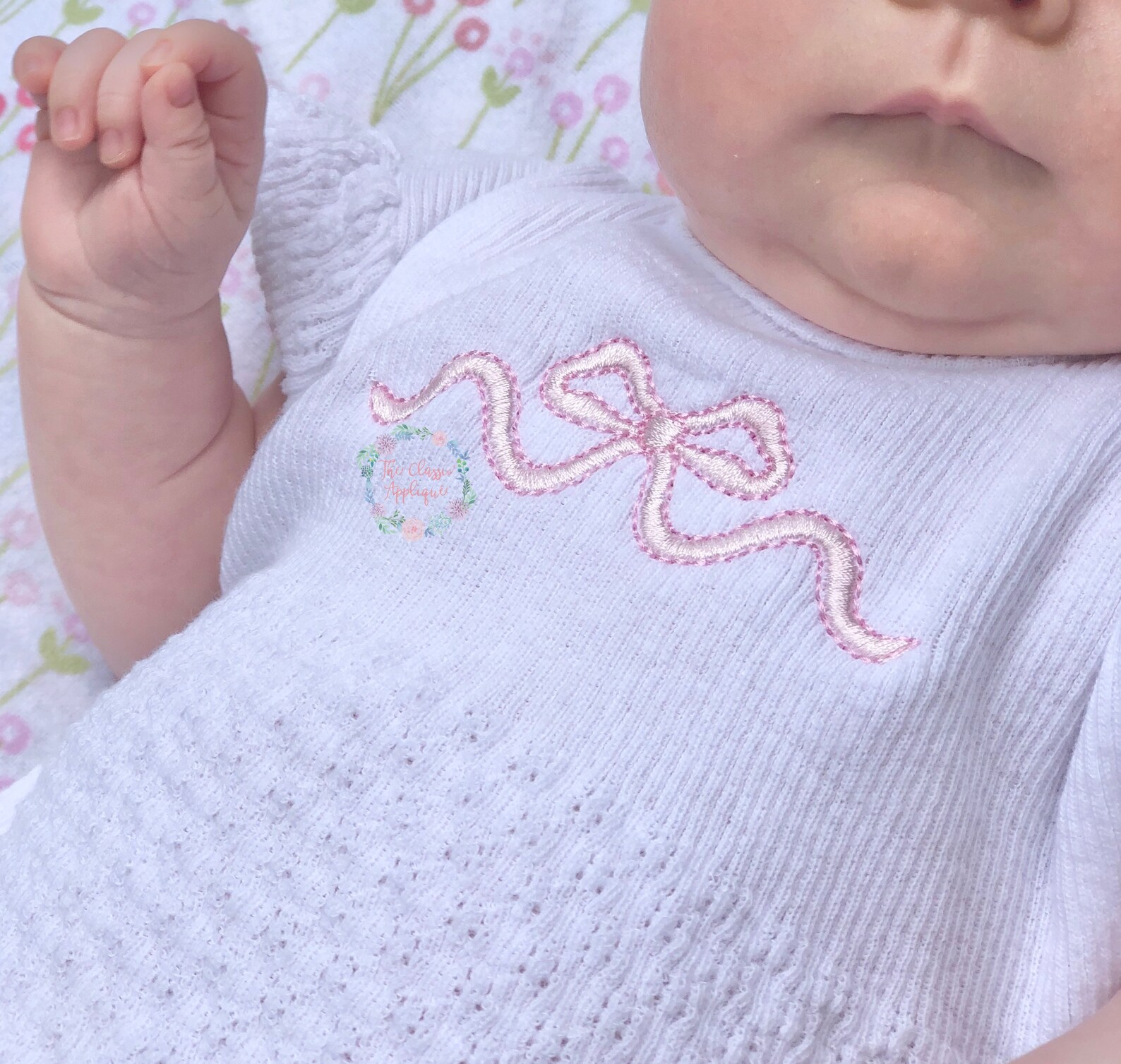 Mini Satin Stitch Bow With Bean Stitch Outline Machine Embroidery ...