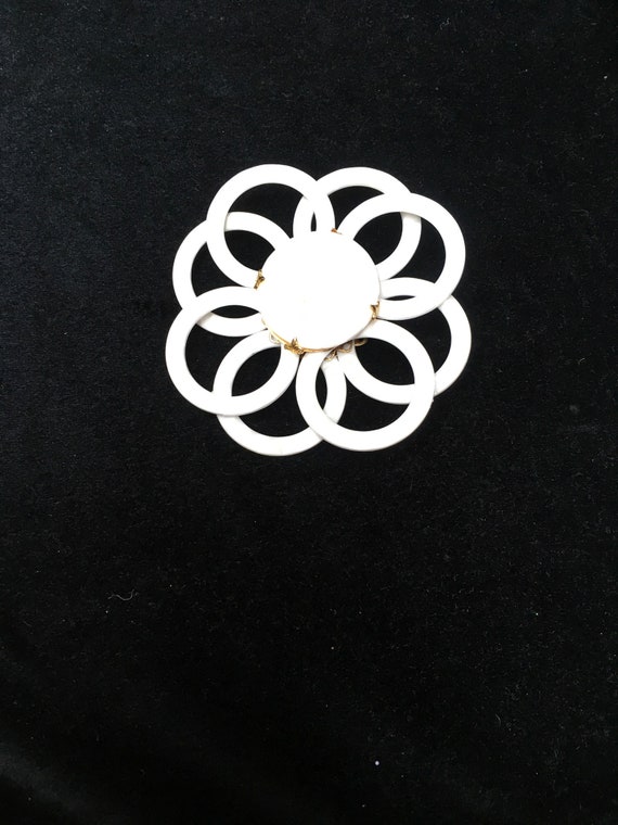 Large plastic brooch - Gem