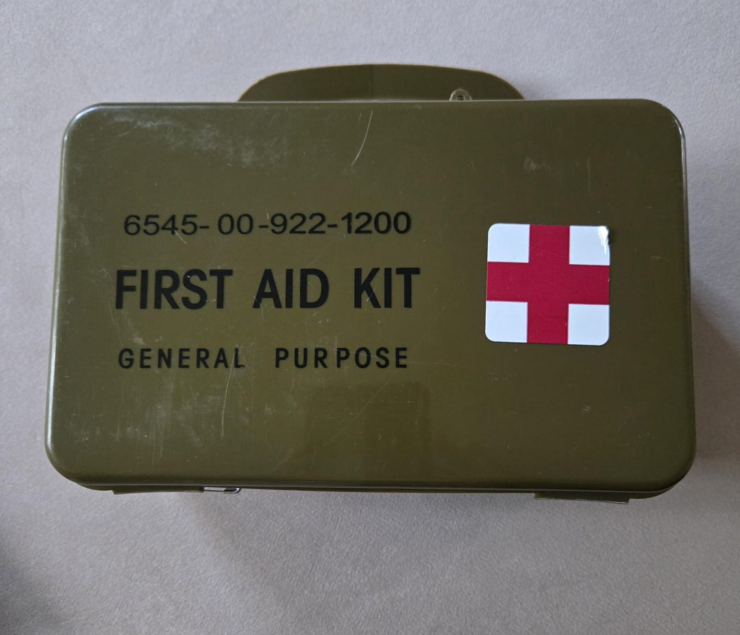 Vintage Elite First Aid Kit - Etsy
