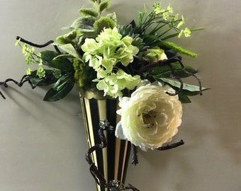 Floral wall sconce | Etsy