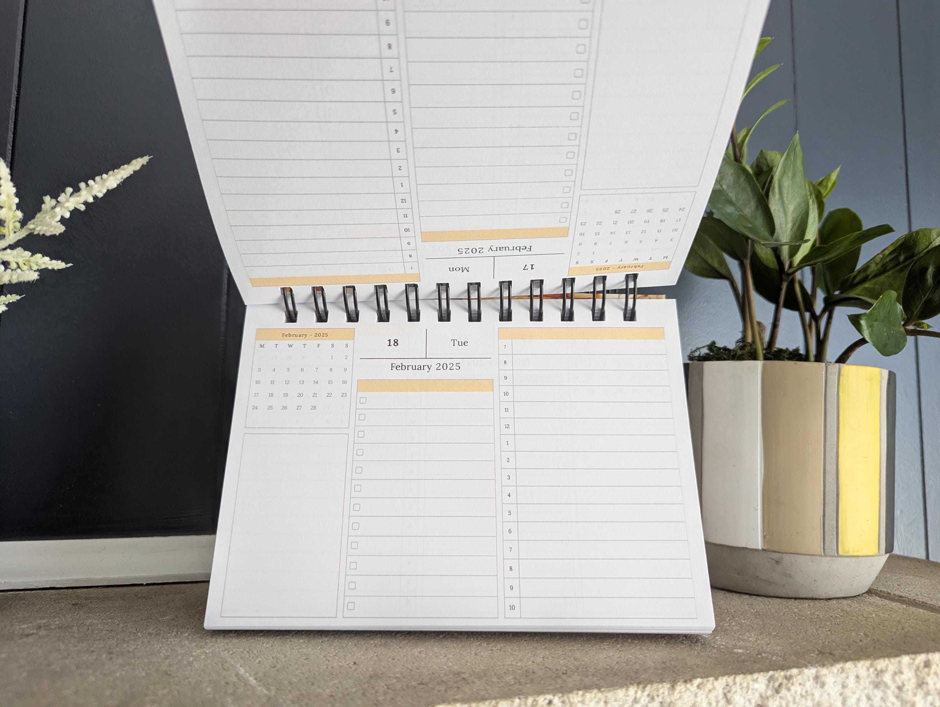 2025-2026 Sunflower Daily Desk Planner: Minimalist 5x7 Schedule ...