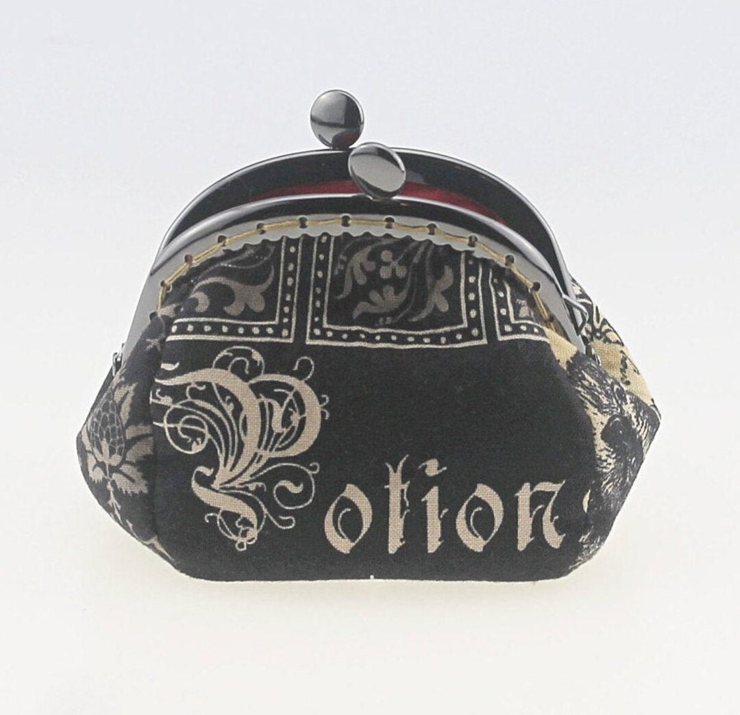 Halloween Spooky Potion Purse With Kiss Lock Metal Knob Clasp Opening ...