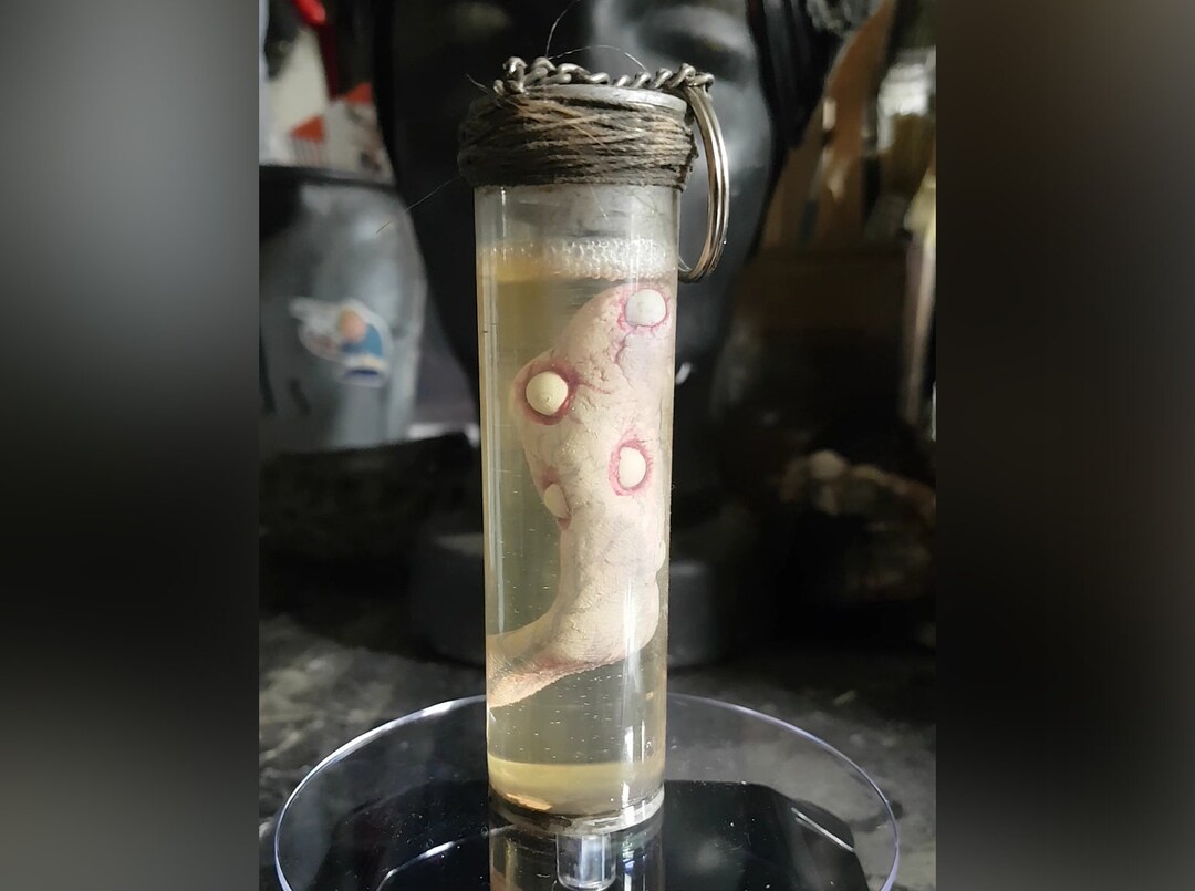 Alien Mutant in Jar / Alien Containment / Pendant - Etsy