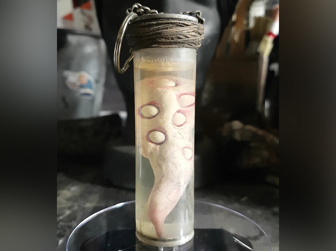 Alien Mutant in Jar / Alien Containment / Pendant - Etsy