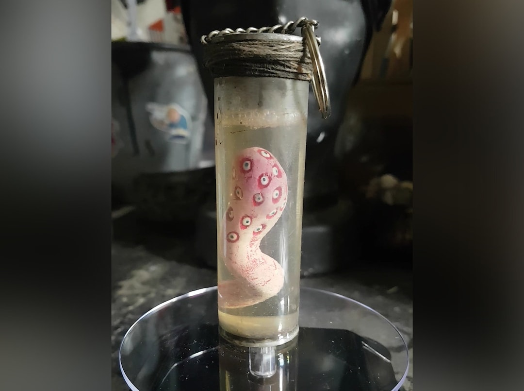 Alien Mutant in Jar / Alien Containment / Pendant - Etsy