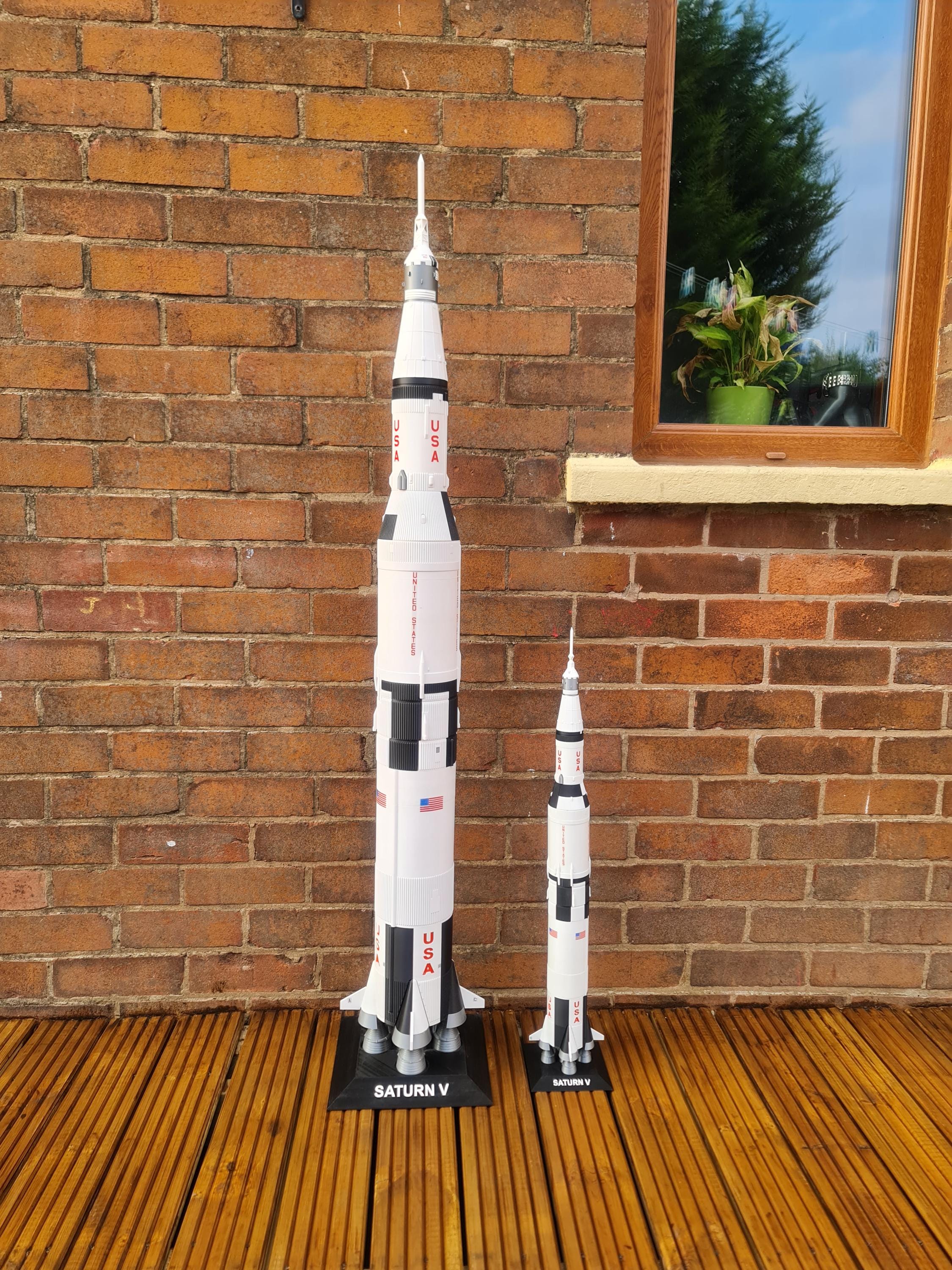 Saturn V Rocket Model Apollo 11 – 1/144 Scale (30.5 Inch) NASA Space ...