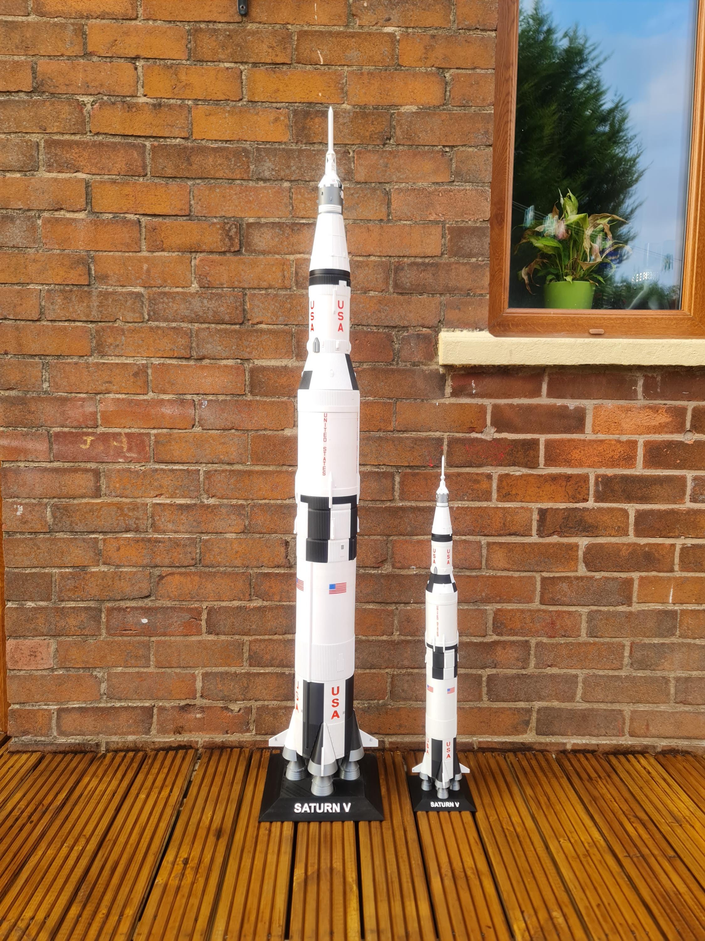 Saturn V Rocket Model Apollo 11 – 1/144 Scale (30.5 Inch) NASA Space ...