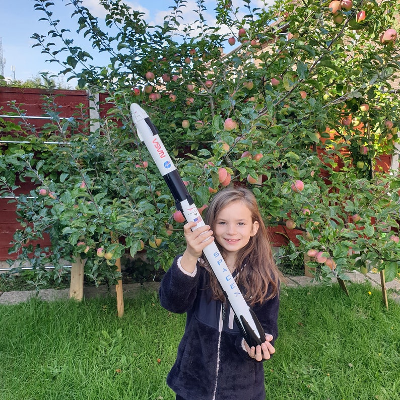 Spacex Falcon 9 With Dragon Capsule - 1:76 Scale 79cm/31inch Tall ...