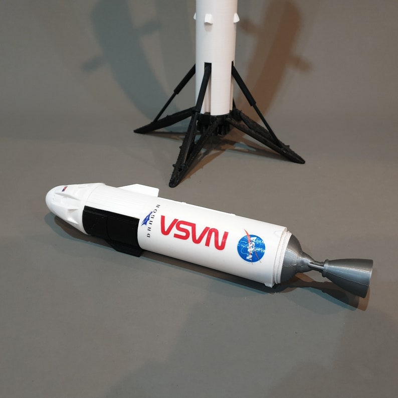 Spacex Falcon 9 With Dragon Capsule - 1:76 Scale 79cm/31inch Tall ...