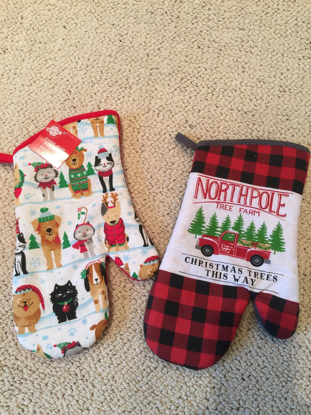 Vintage Christmas Holiday Oven Mitts. New Condition. - Etsy