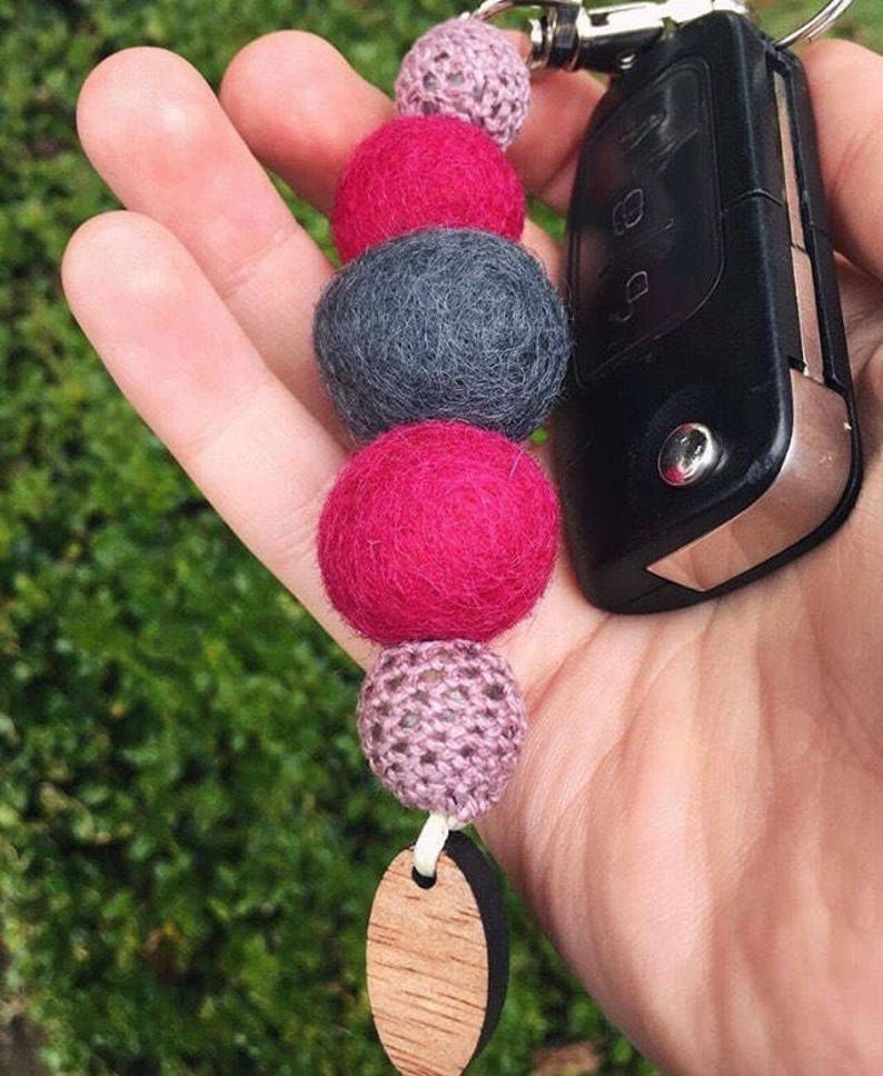 Felt & Blackwood Keychain: Crochet Bead Bag Tag, Retro Vibes - Etsy