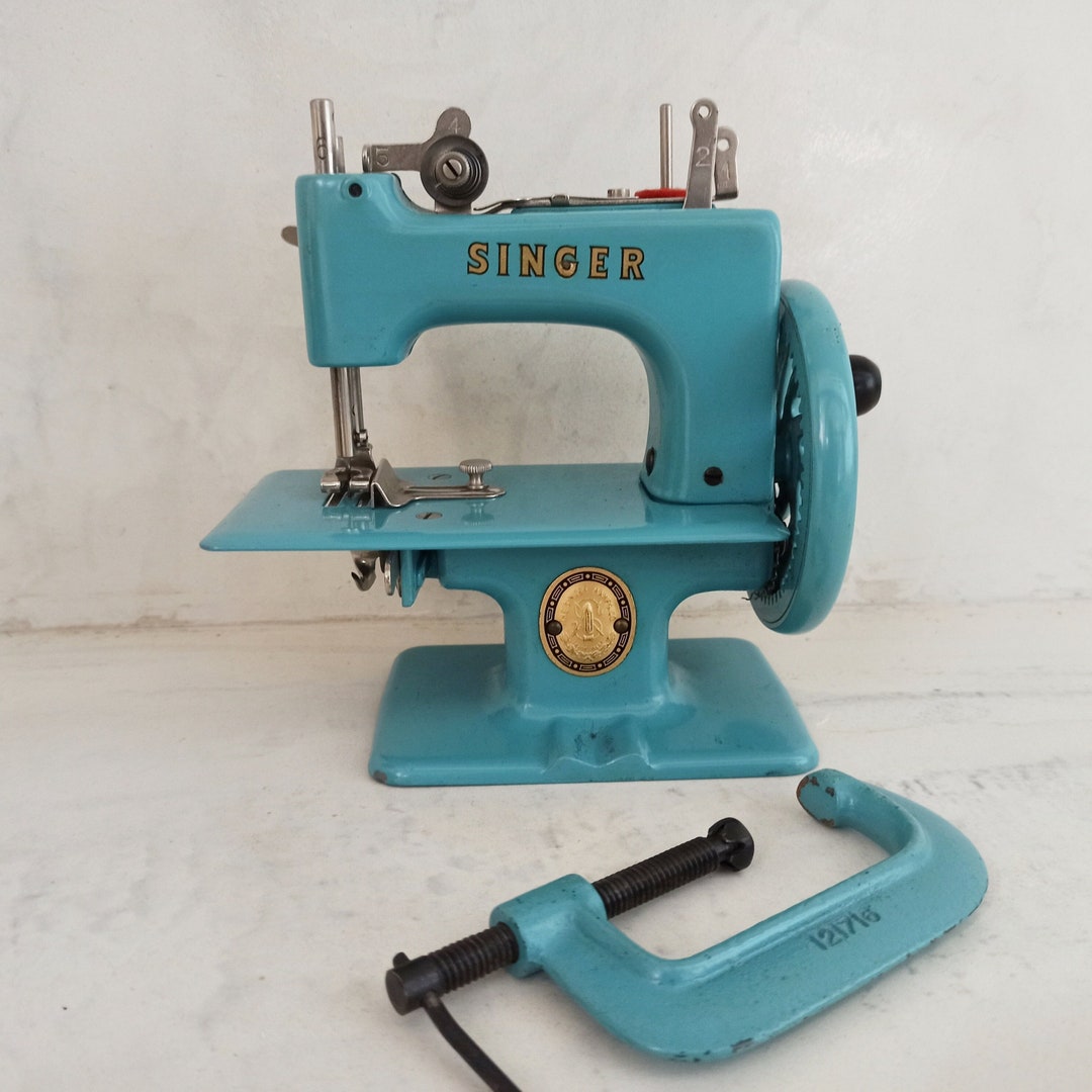 RARE Blue Singer 20 Sewhandy Toy Sewing Machine with Bag - Etsy