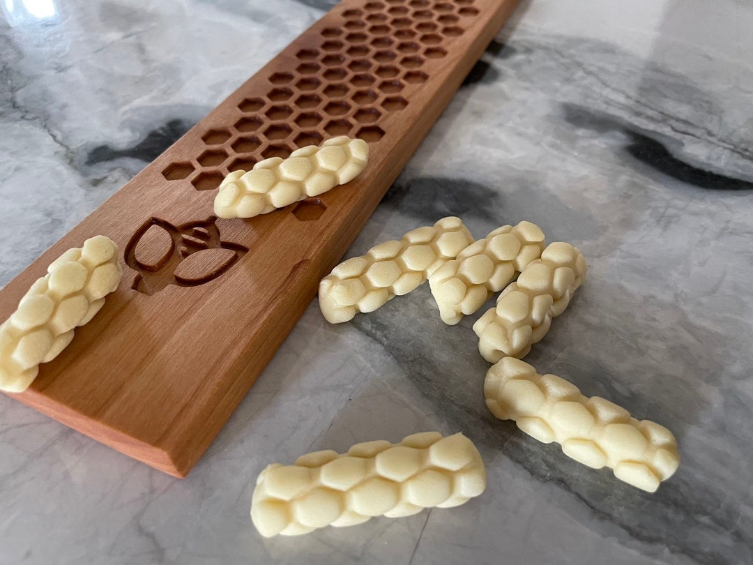 Honeycomb Wood Pasta Texture Board – Gnocchi & Pasta Texturing Tool - Etsy