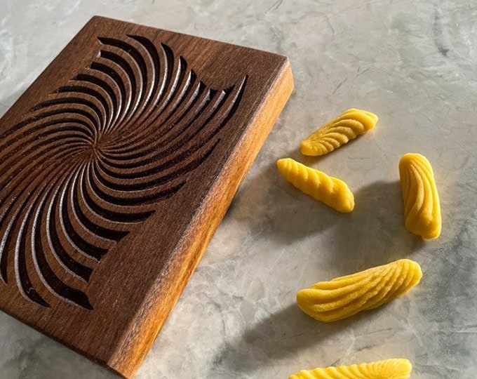 Twister / Pasta Shaping Board / Walnut - Etsy
