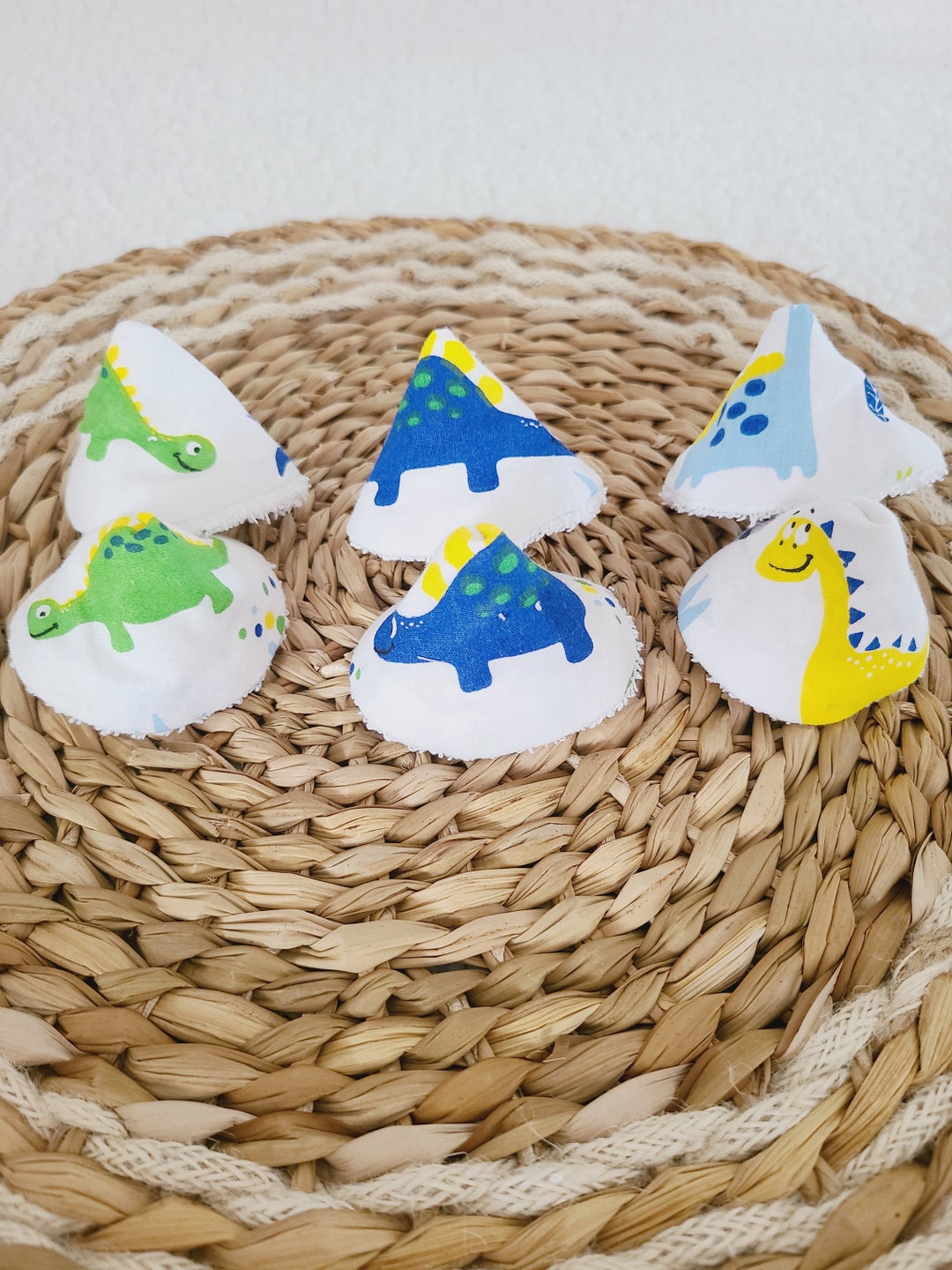 6 Pee Teepees, Triangles in White Sponge and White Cotton With Dinosaur ...