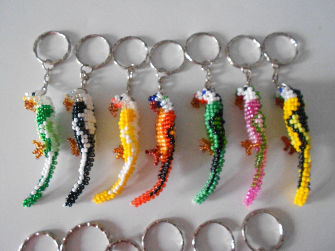 Porte clés Perroquets en perles de rocailles. | Etsy