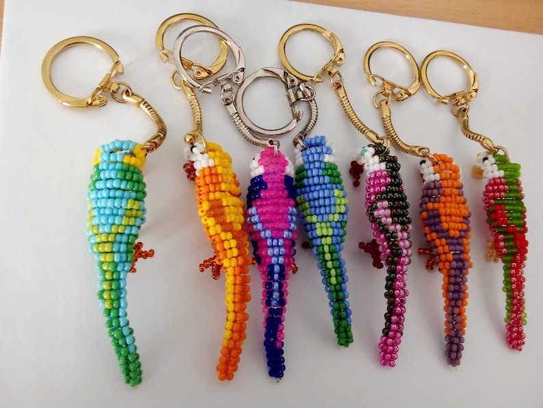 Porte clés Perroquets en perles de rocailles. - Etsy France