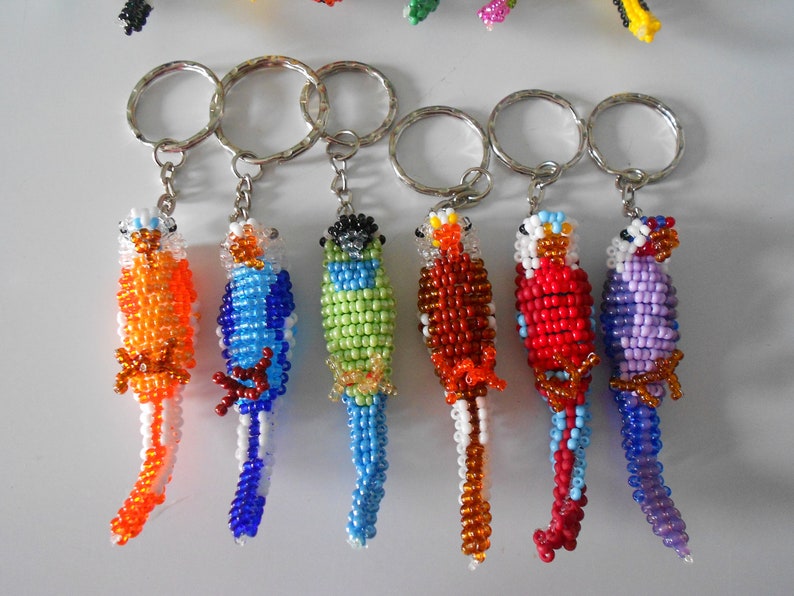 Porte clés Perroquets en perles de rocailles. | Etsy