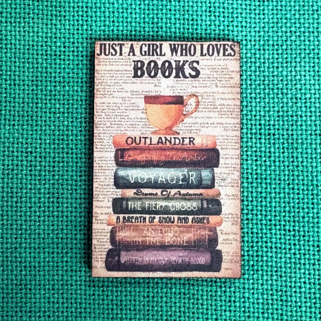 A Girl and Her Books | Wooden Needle Minder | Cover Minder - Etsy