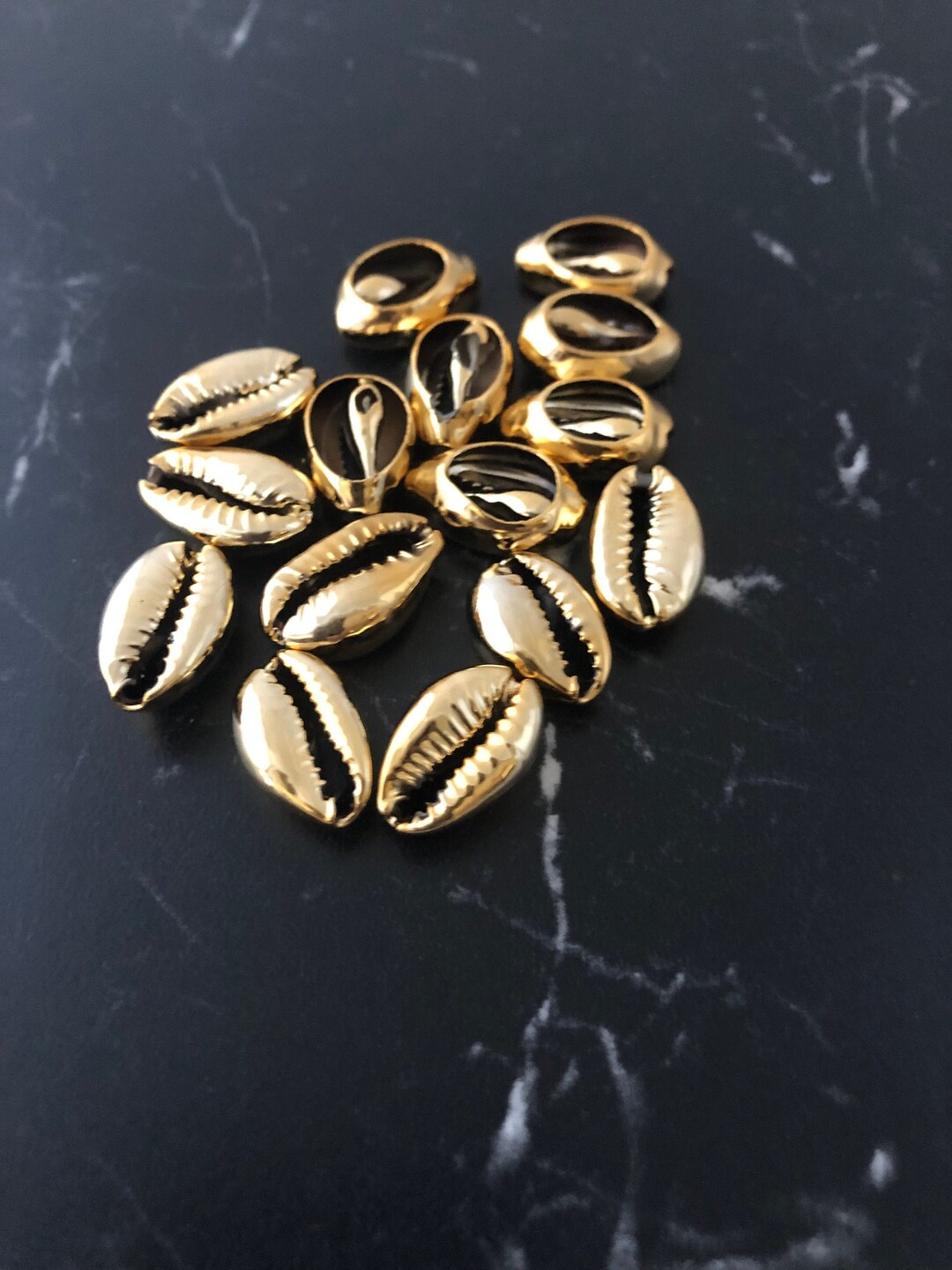 10 Silver or Gold Cowrie Shells - Etsy