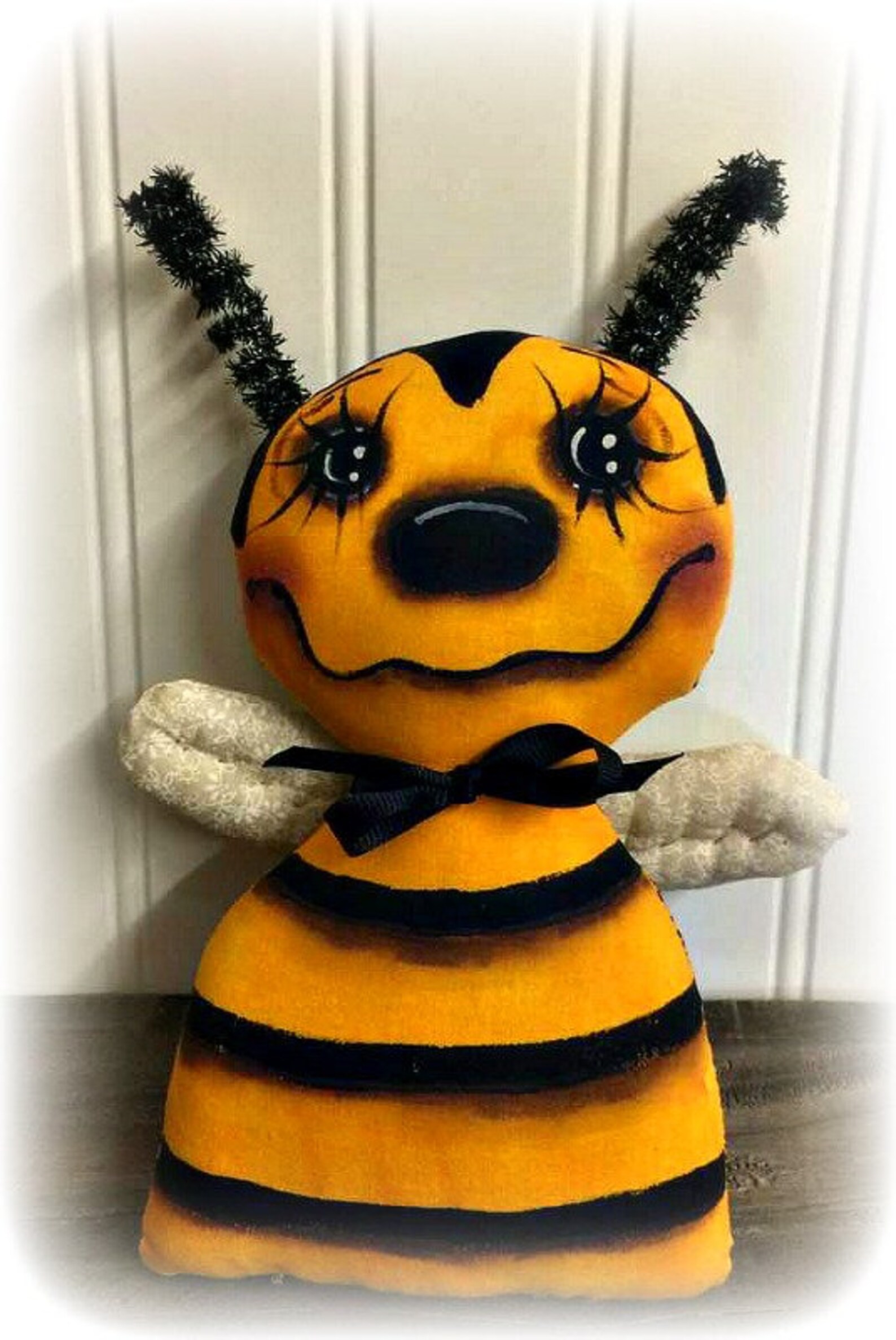 E Pattern, PDF Pattern, Digital Pattern, Bee Pattern, Primitive Bee ...