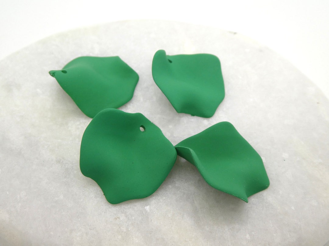 5 Charms, Acrylic Flower Petal Pendants, 2824mm, Dark Green M14 - Etsy