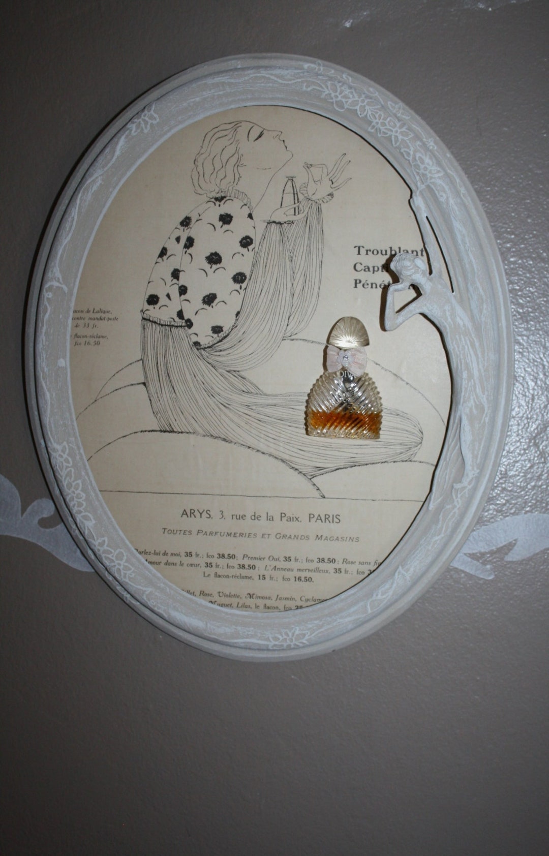 Retro Frame, 1940 Frame, Perfume Theme Frame - Etsy