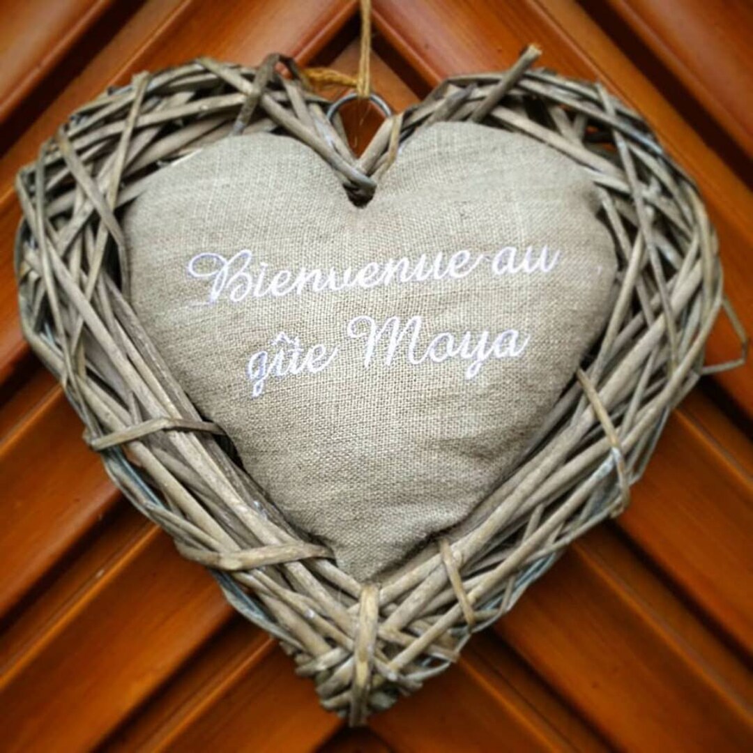 Welcome Crown, to Hang on a Door, on a Wall. Linen or Cotton Heart With ...