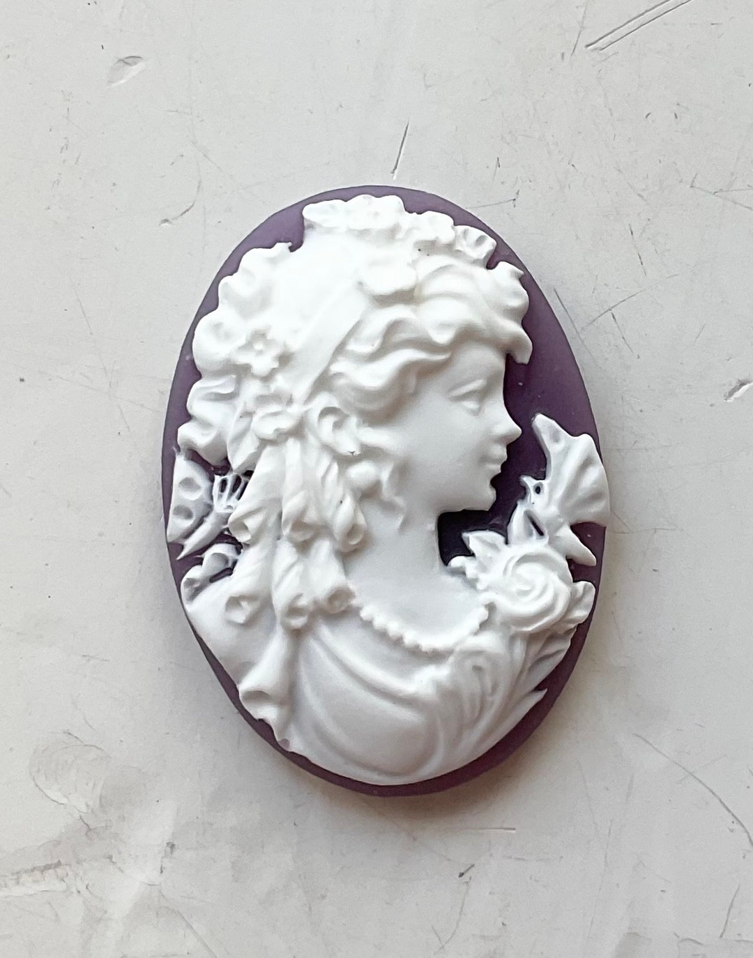 2 Cameos 18x25 Mm in Resin White Pattern on Mauve Background Greek ...