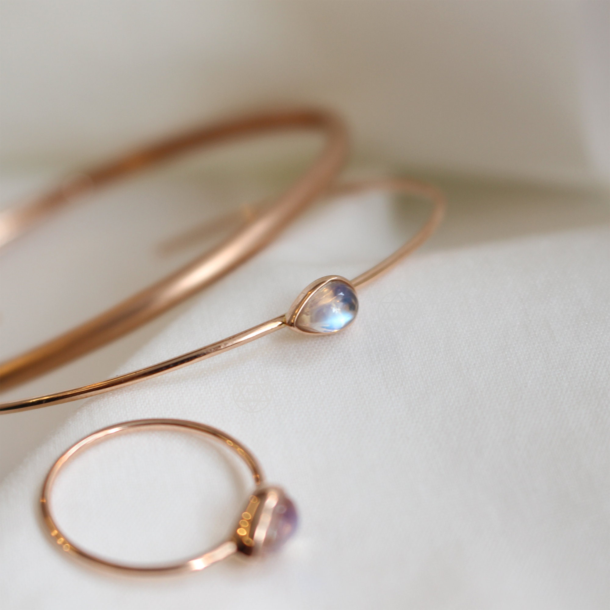 14K solid gold RAINBOW MOONSTONE open bangle bracelet/gold | Etsy