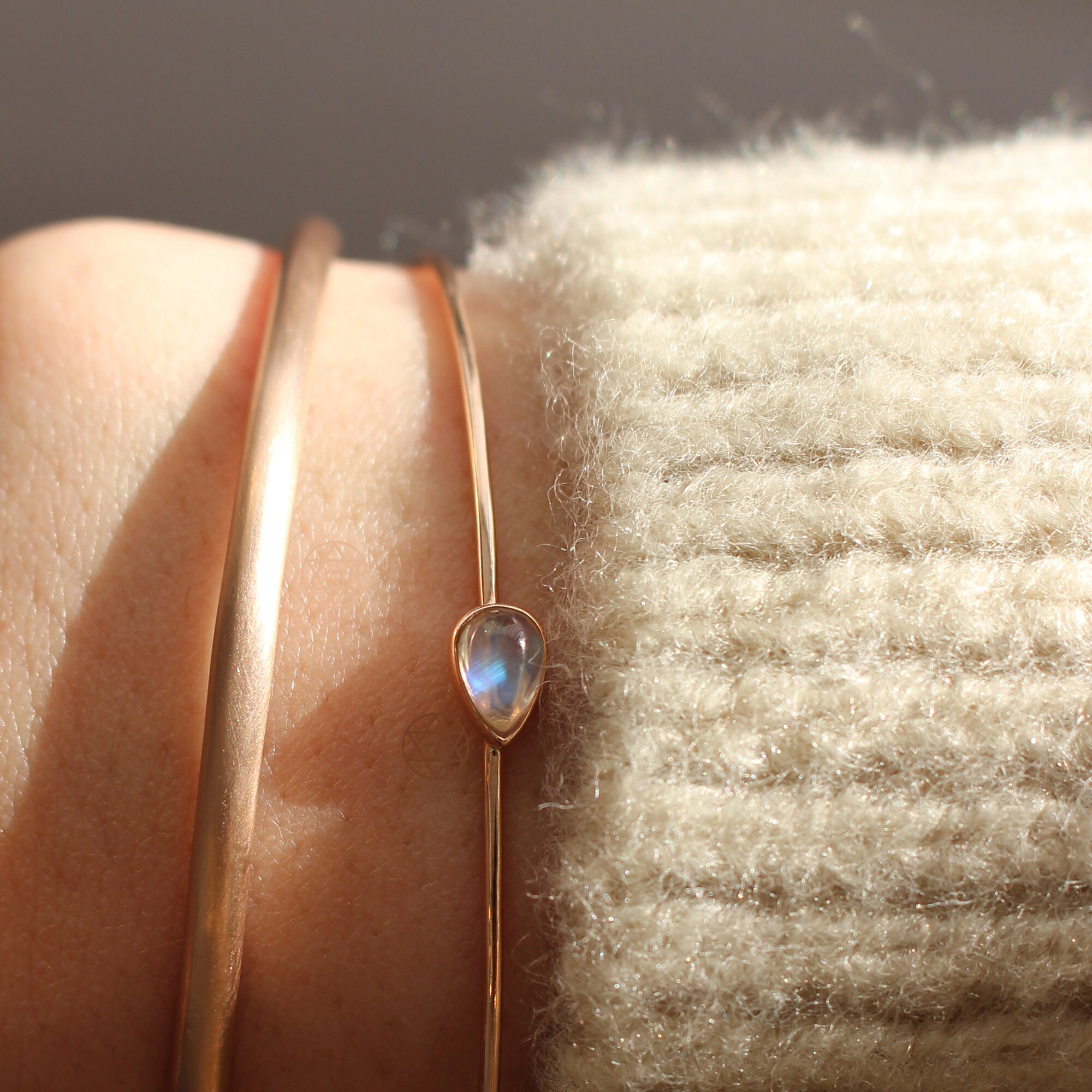 14K solid gold RAINBOW MOONSTONE open bangle bracelet/gold | Etsy