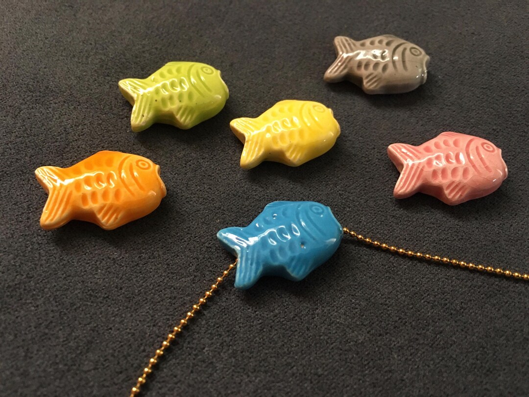 6 Fish Beads, Peruvian Ceramic, Fuchsia Pink Gray, Hand Painted, 2cm ...