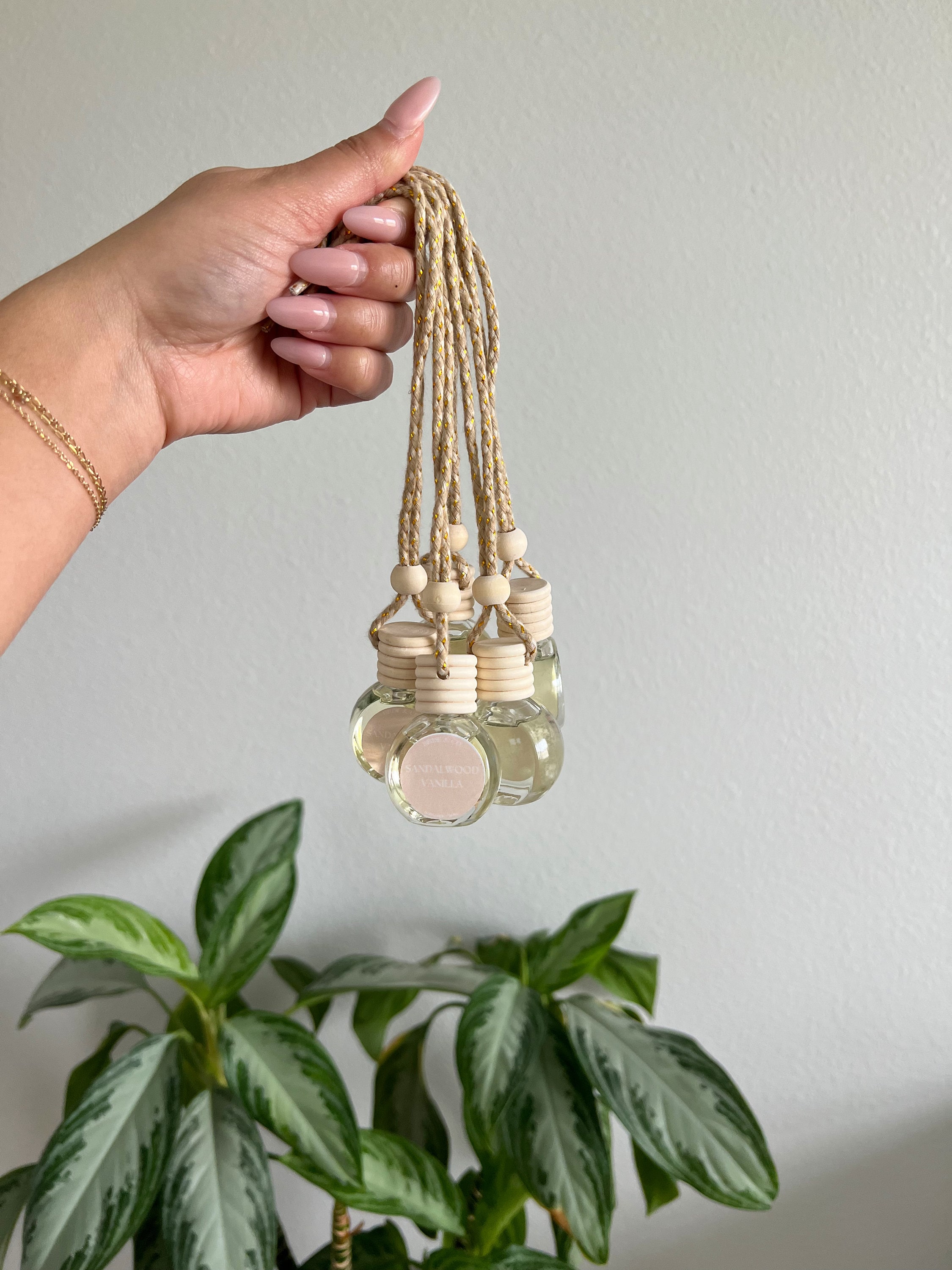 Sandalwood Vanilla Car Diffuser, Aesthetic Car Diffuser, Essential Oil Car Diffuser, Car Air ...