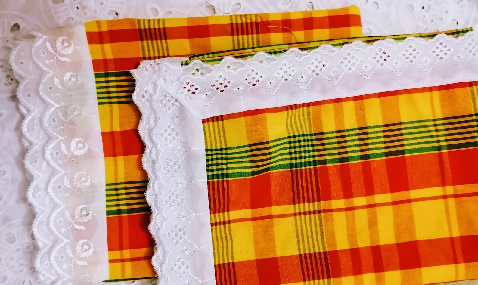 Chemin de Table en Madras et Dentelle - Etsy France