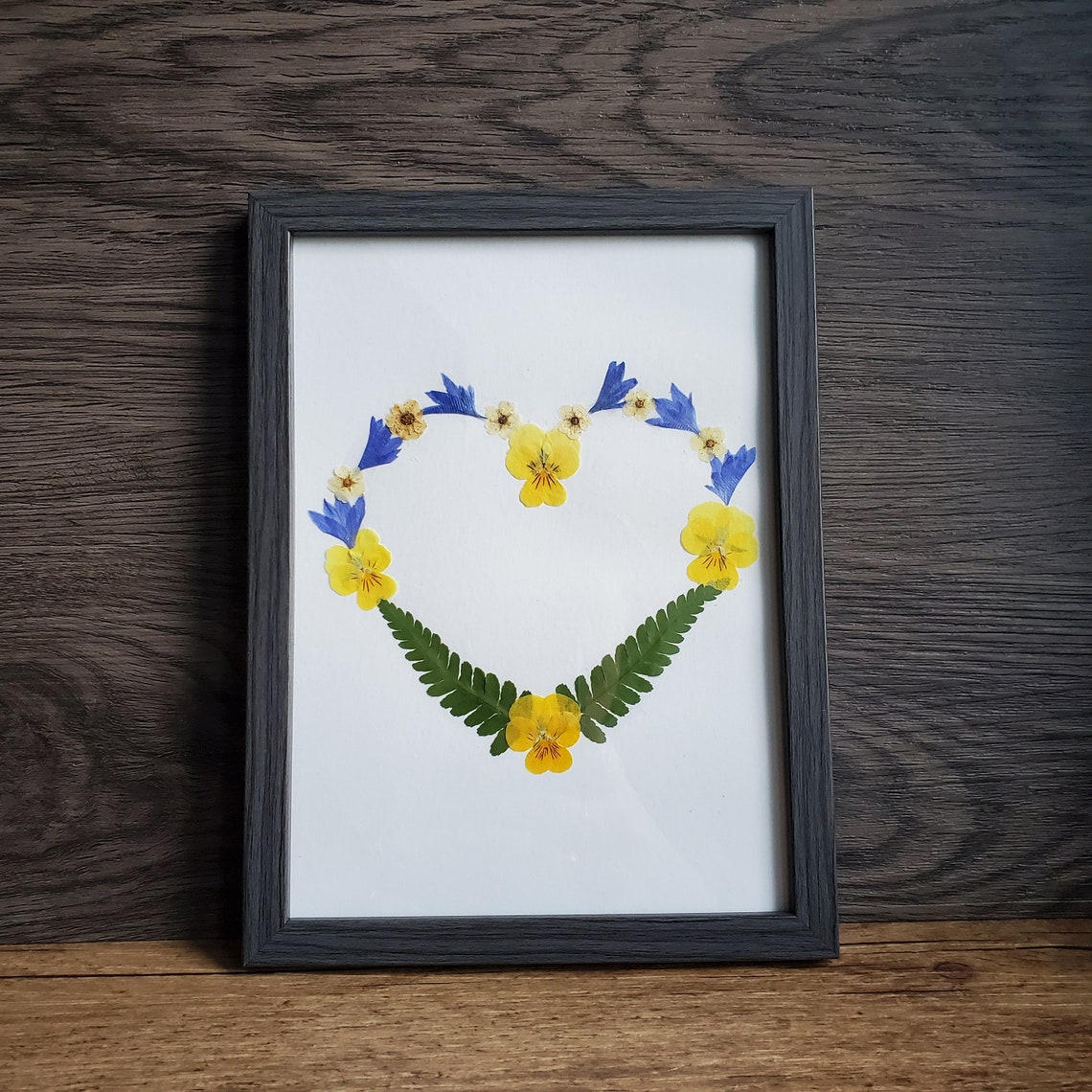 Natural Dried Flower Frame With Heart Motif. Rectangular Frame 13 X 18 ...