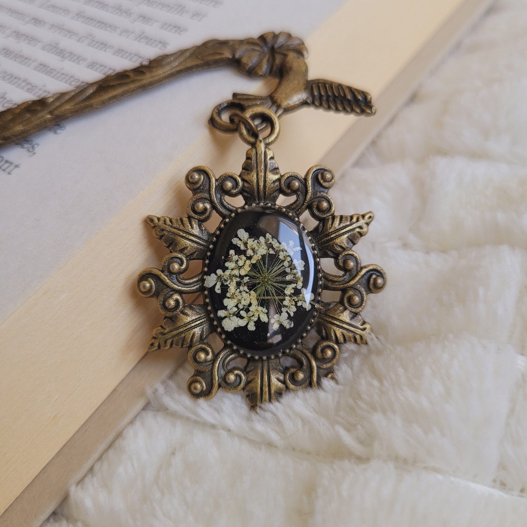 Baroque Pendant Bookmark and Dried Flowers of Wild Carrots. Dried ...