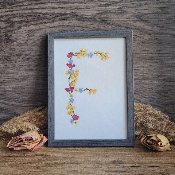 Marco de la letra F en flores secas naturales. Marco - Etsy México